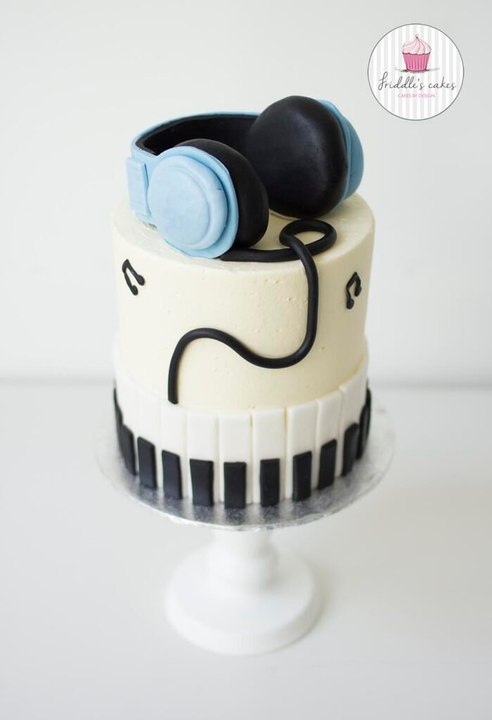 music mini cake - Friddle's Cakes